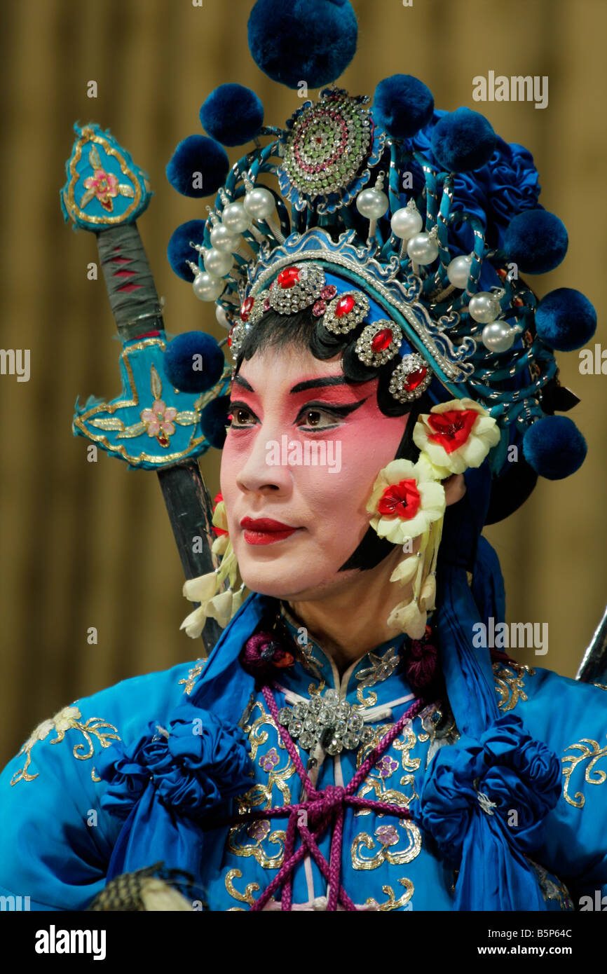 Female opera performance hi-res stock photography and images - Alamy