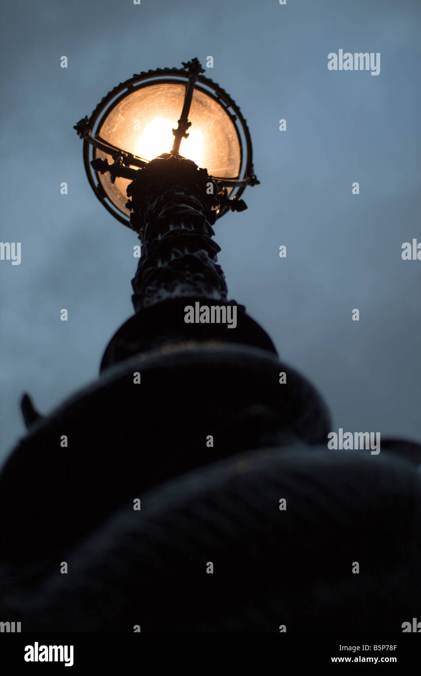 Lamp post walk hi-res stock photography and images - Alamy