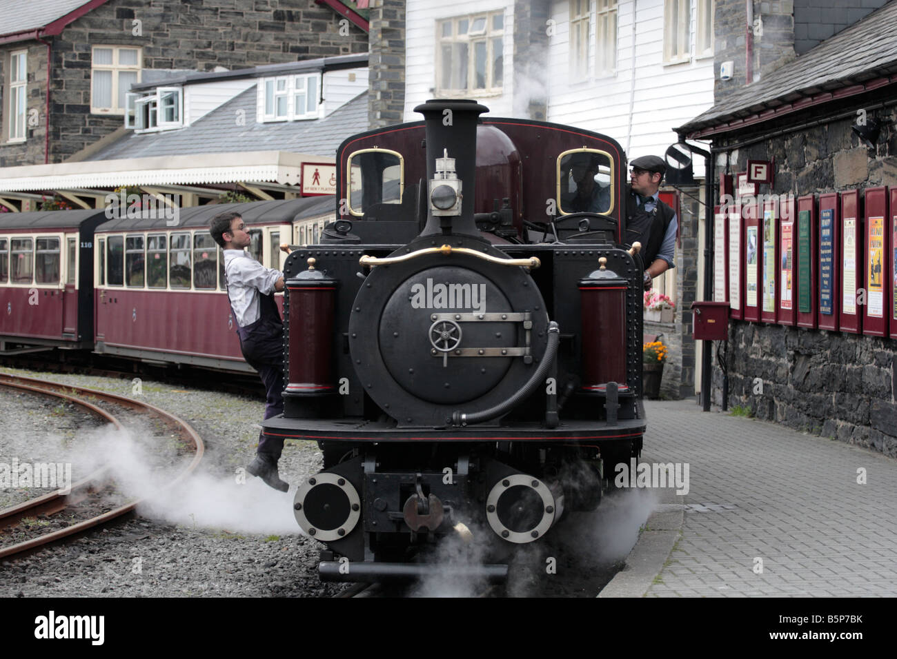 Welsh steam engine driver wales hi-res stock photography and images - Alamy