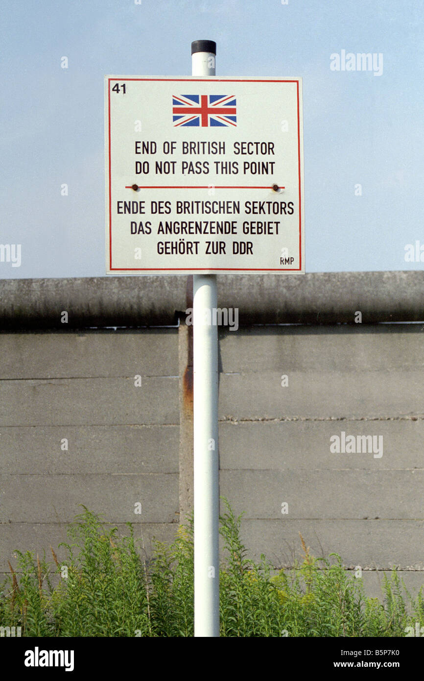Border Sign, at the Wall, in the British Sector - Staaken, Berlin in ...