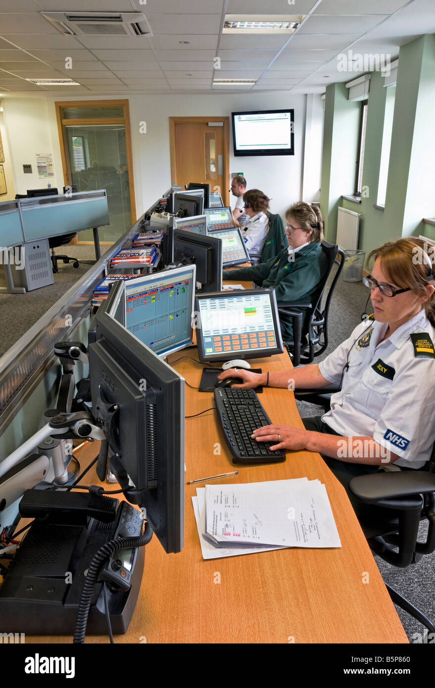 Office building control room computer hi-res stock photography and ...