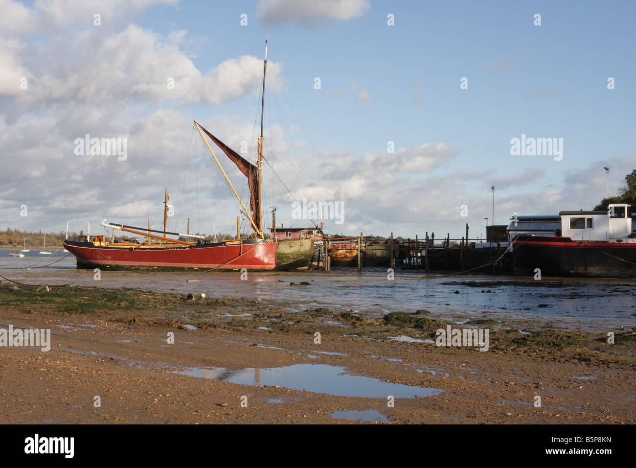 Pin mill barge hi-res stock photography and images - Alamy