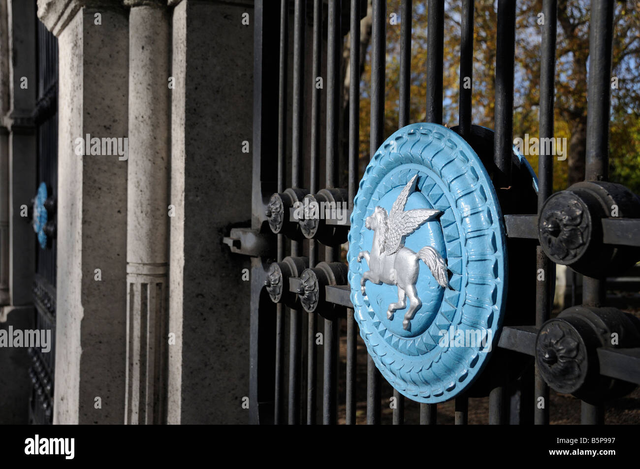 Middle temple garden london hi-res stock photography and images - Alamy
