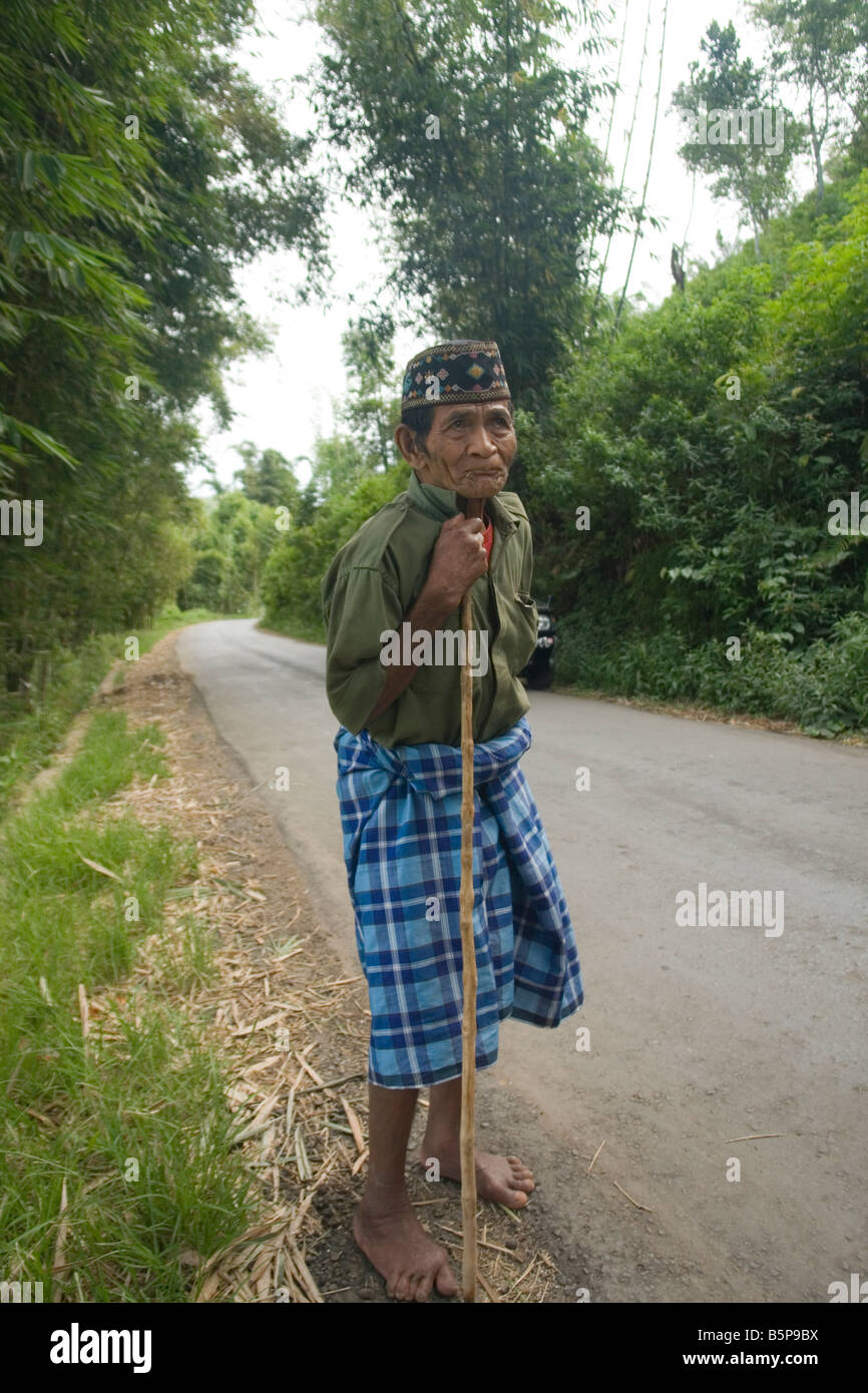An old Floresian man, near to Cancar (Flores - Indonesia). Vieil homme ...