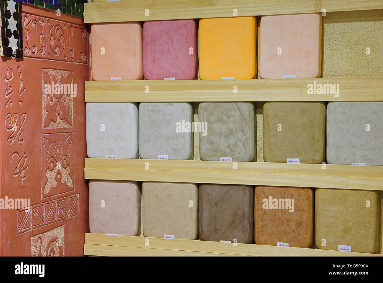 Moroccan plaster walls technique called tadelakt Stock Photo - Alamy