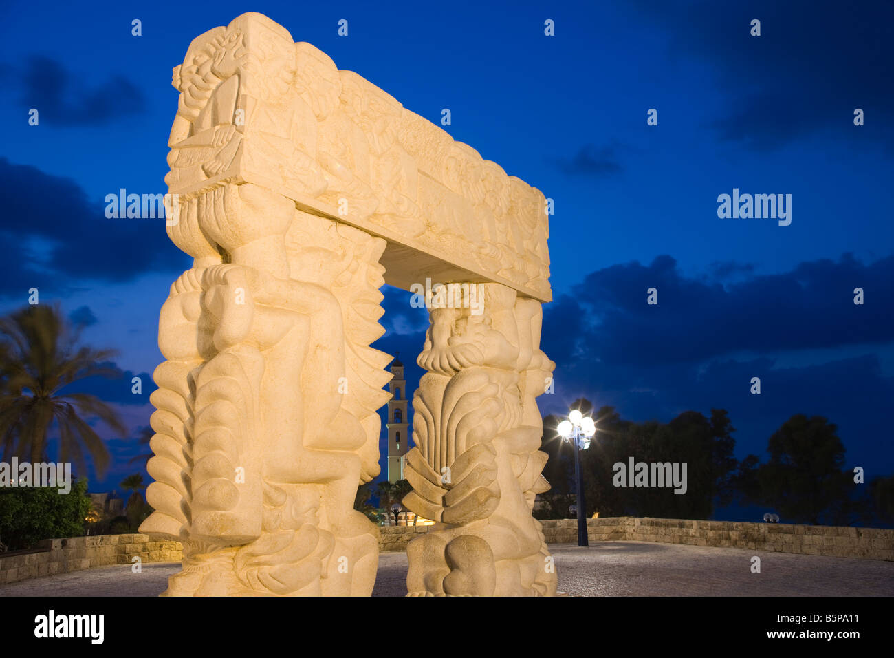 Carved stone arch hi-res stock photography and images - Alamy