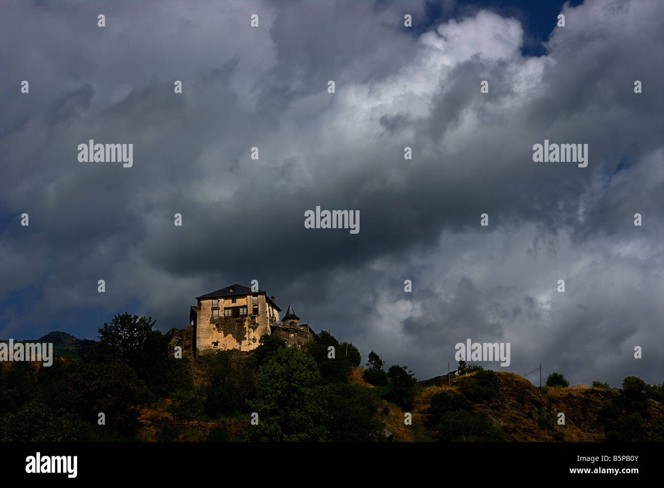 Spain countryside village catalonia hi-res stock photography and images ...