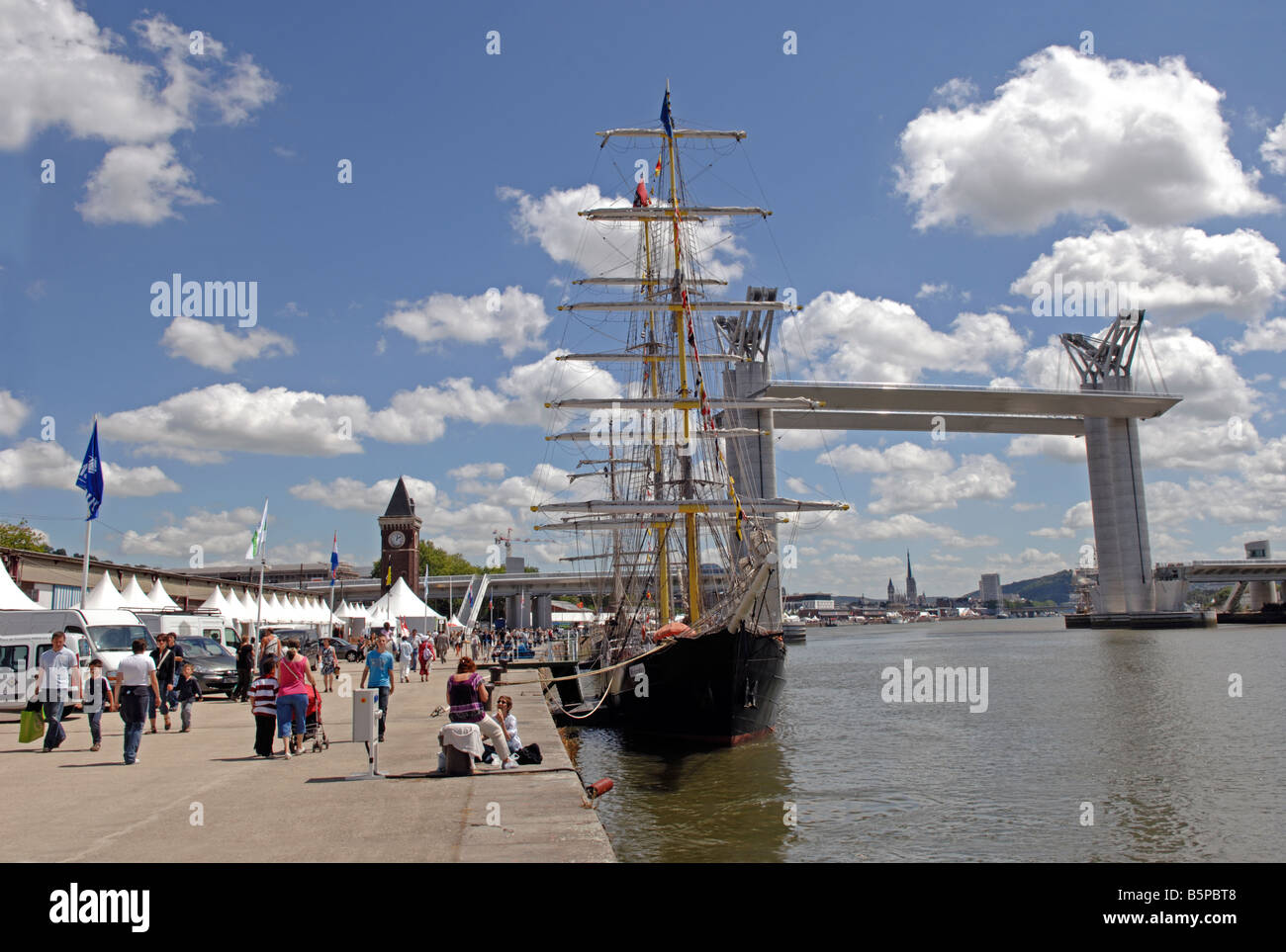 Rig rigged hi-res stock photography and images - Alamy