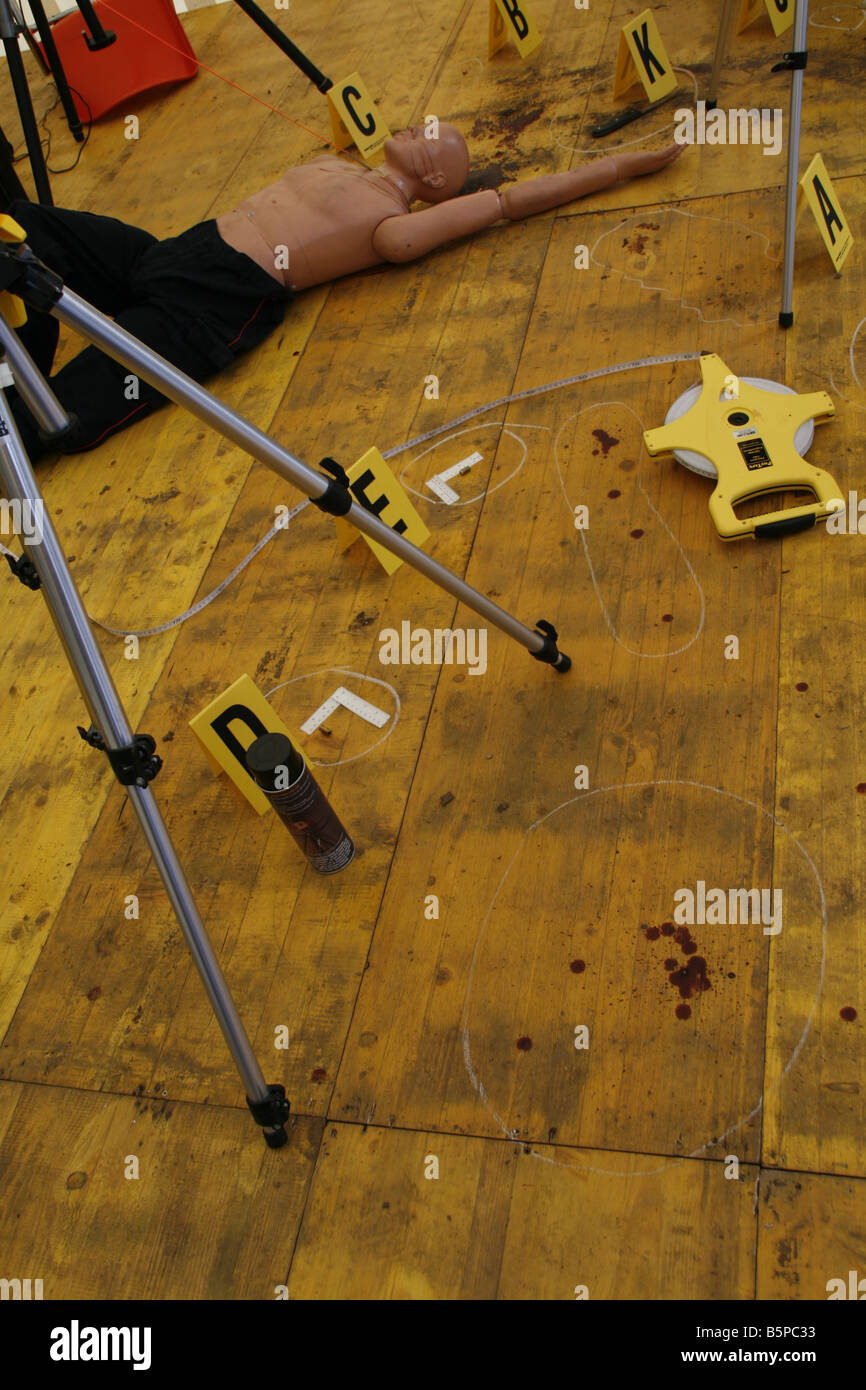 Crime scene chalk mark hi-res stock photography and images - Alamy