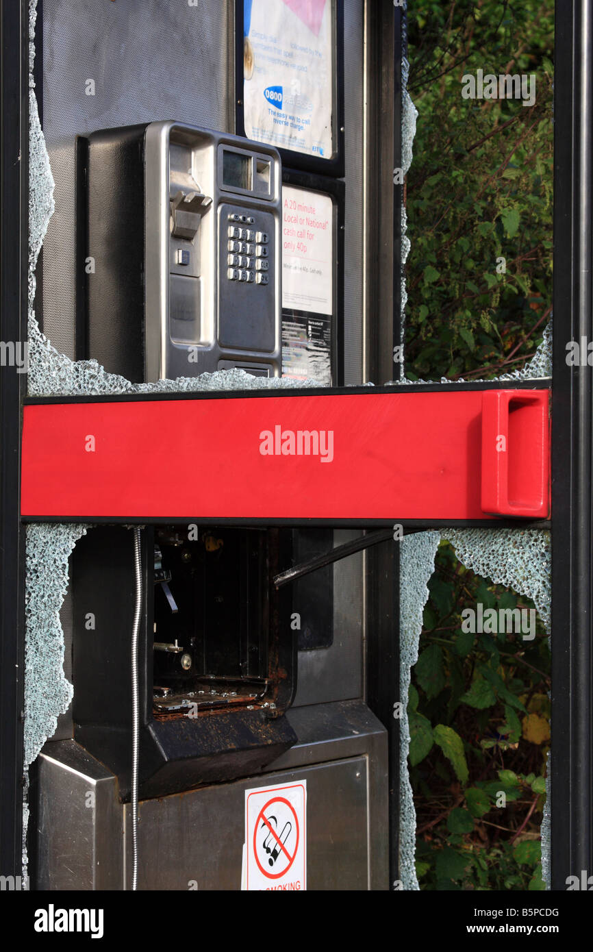 Bt telephone box hi-res stock photography and images - Alamy