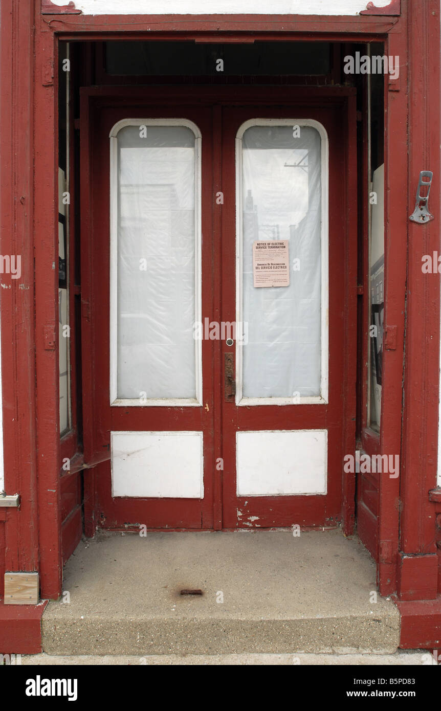 Closed door double doors hi-res stock photography and images - Alamy