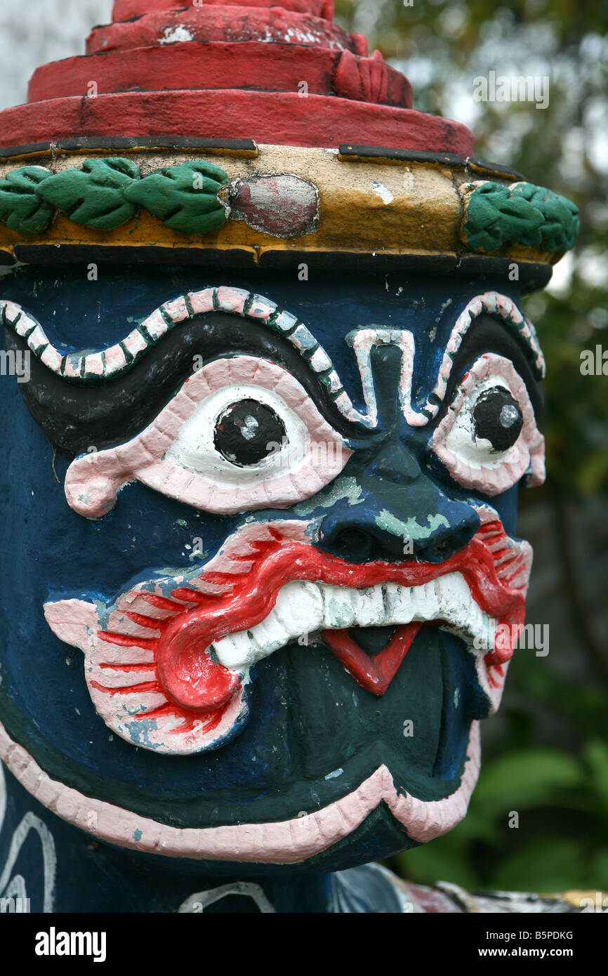 thai mask statue Stock Photo - Alamy