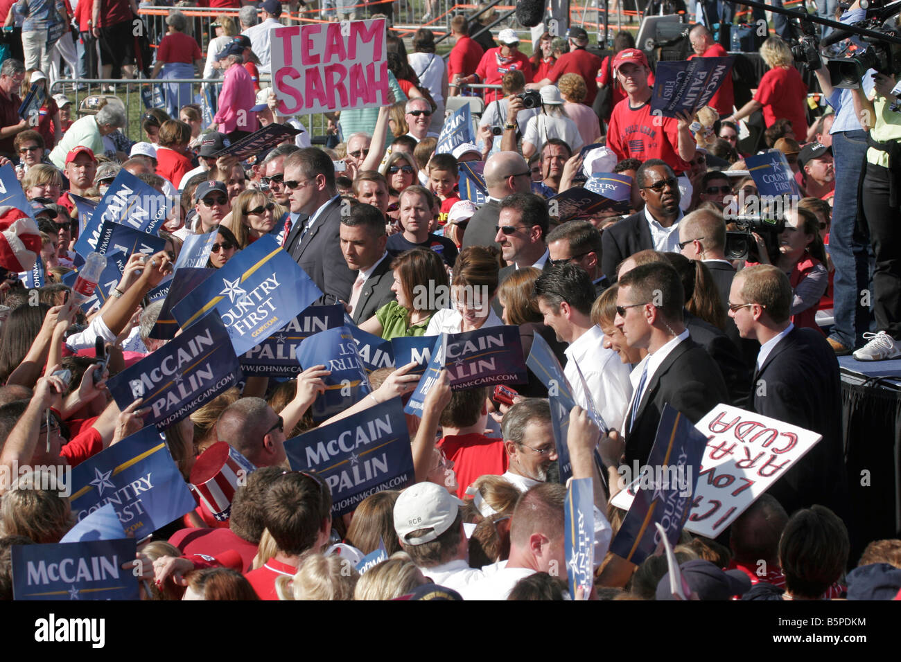 Crowd at Sarah Palin and John Mccain campaign rally in 2008 Stock Photo ...
