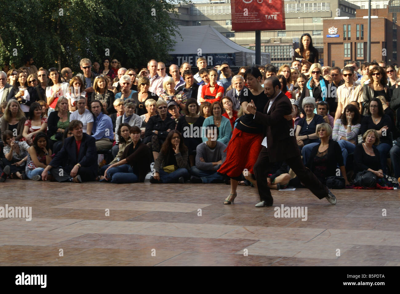 Modern tango hi-res stock photography and images - Alamy