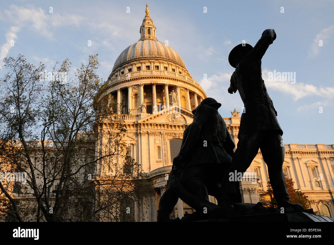 Blitz memorial sculpture hi-res stock photography and images - Alamy