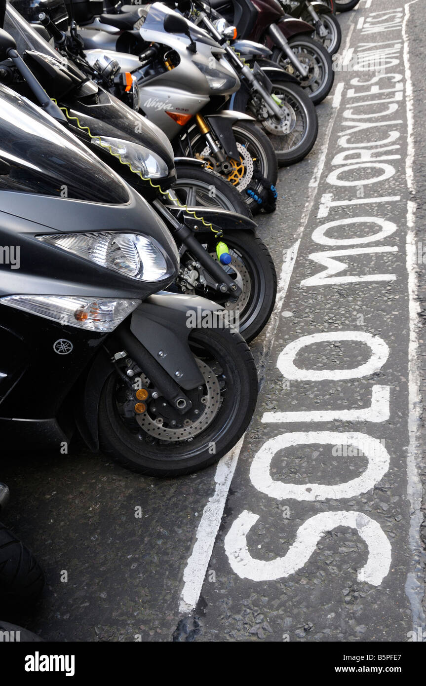 Motorbike park parking parked hi-res stock photography and images - Alamy