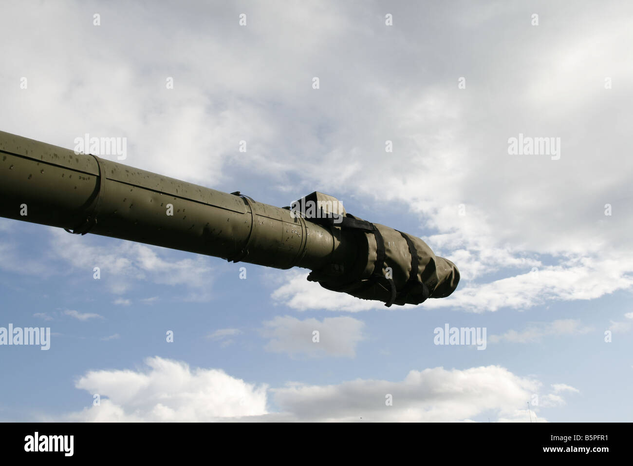 detail of army tank gun turret on battle field Stock Photo - Alamy