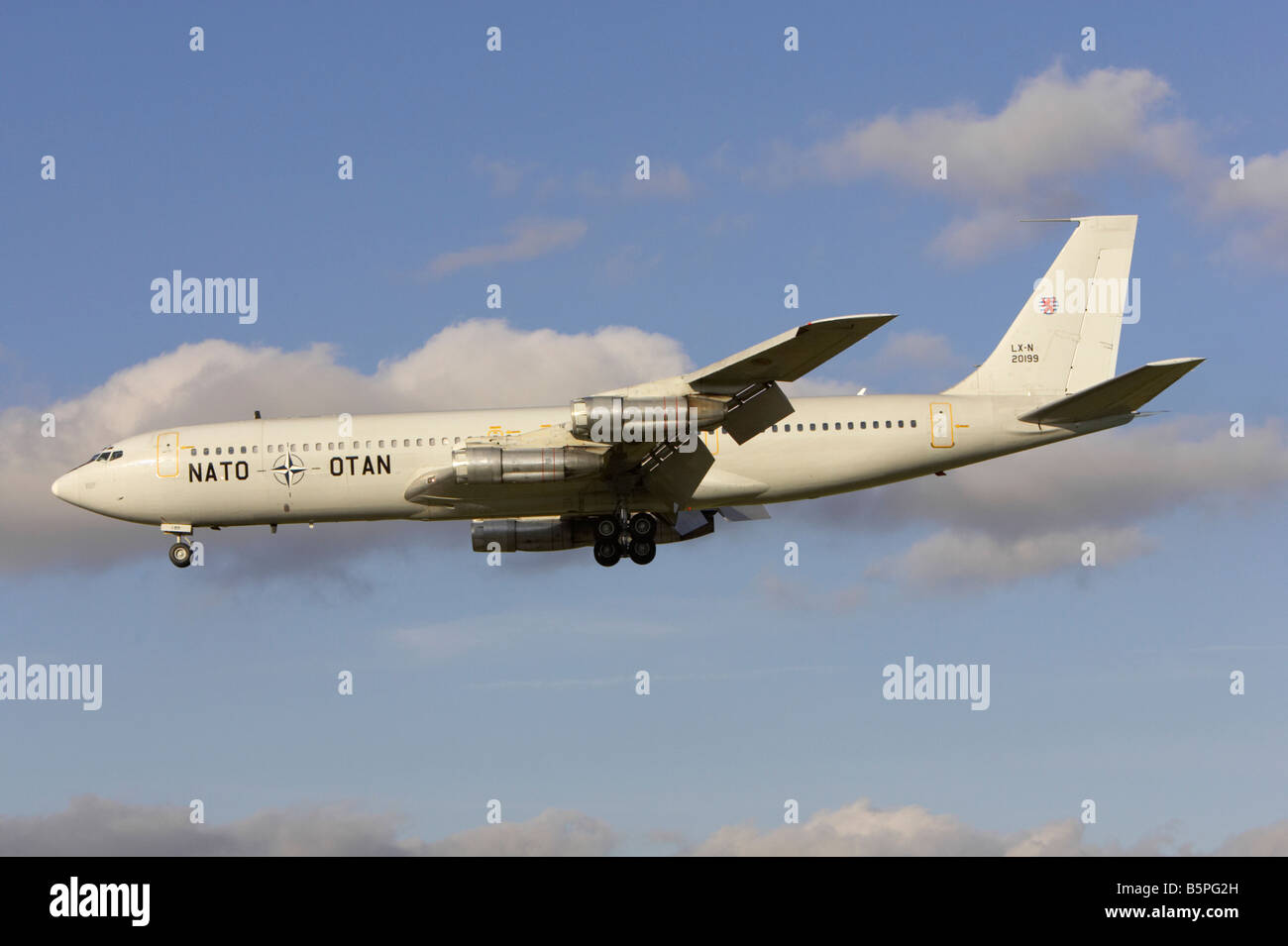 Boeing 707 passenger hi-res stock photography and images - Alamy