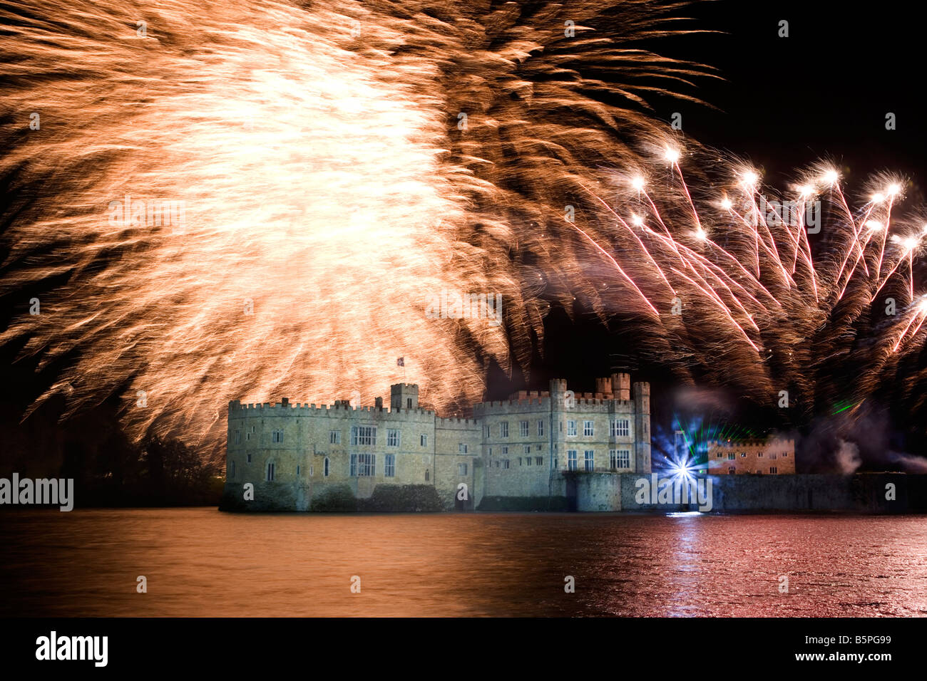 Firework castle hi-res stock photography and images - Alamy