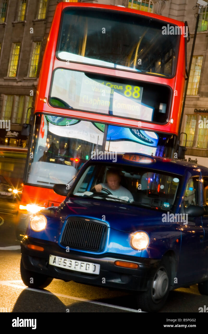 London bus and taxi hi-res stock photography and images - Alamy