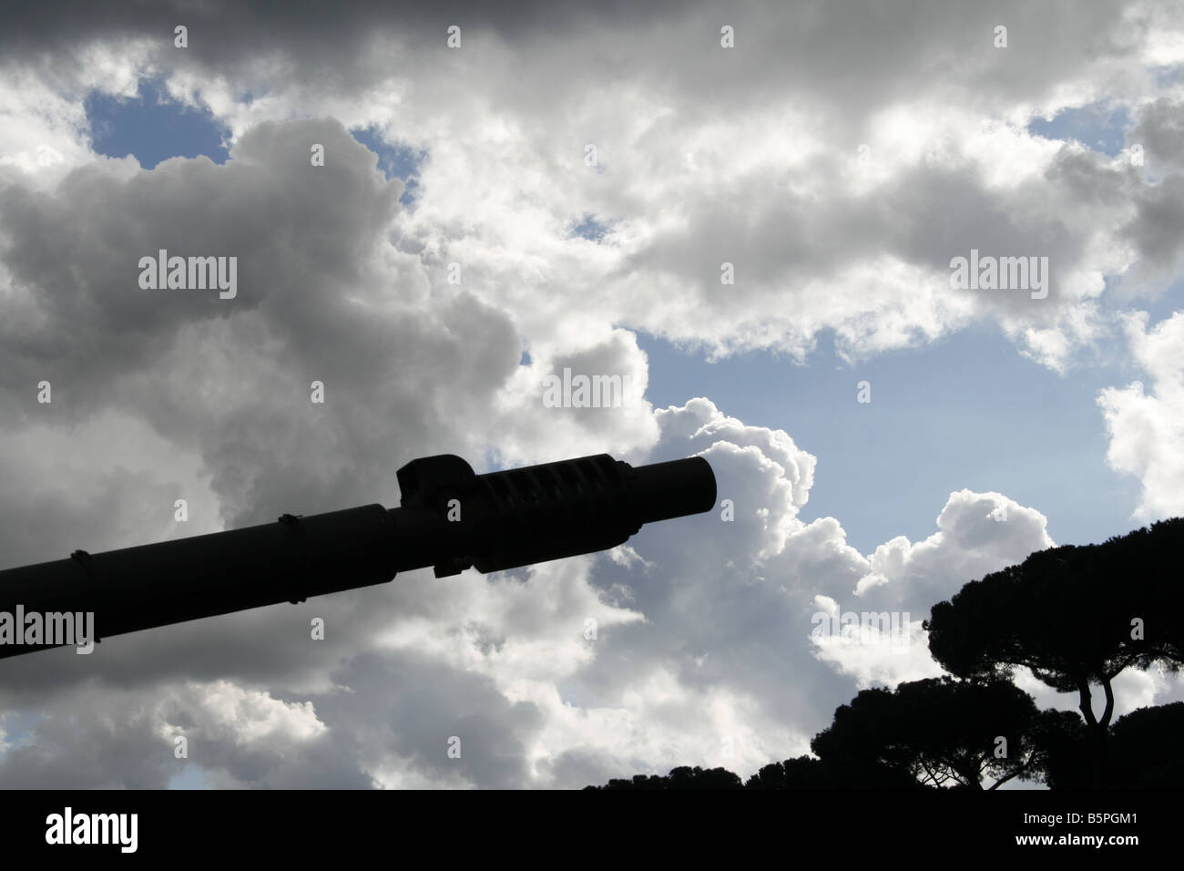 detail of army tank gun turret on battle field Stock Photo - Alamy