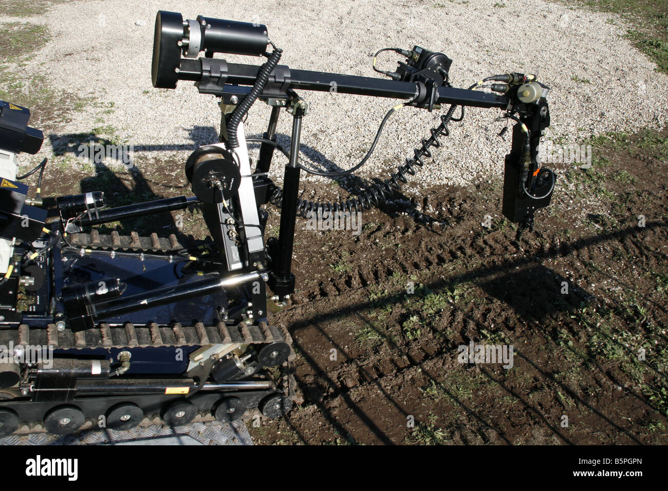 Robot army tank hi-res stock photography and images - Alamy