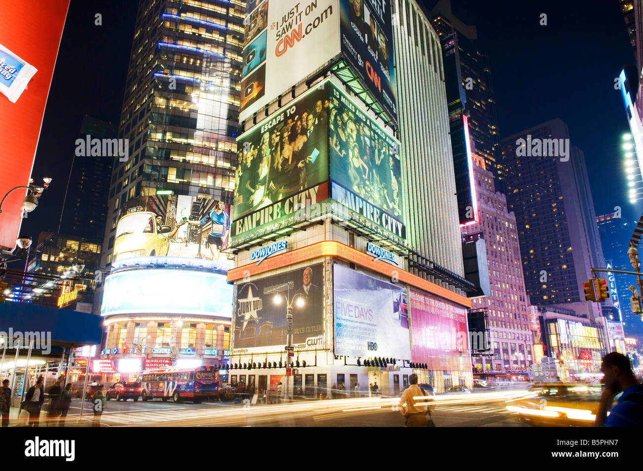Long exposure near times square hi-res stock photography and images - Alamy