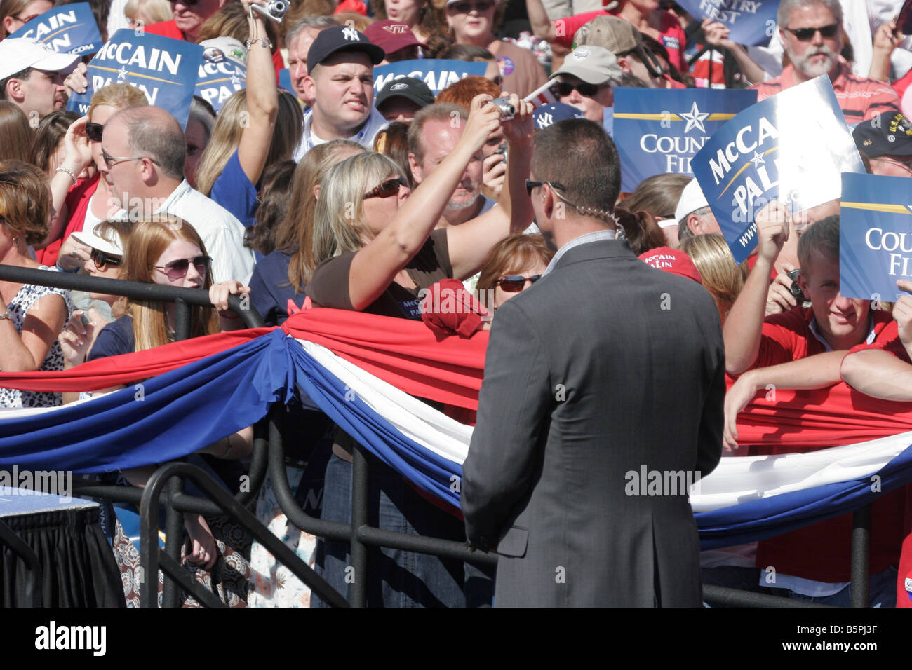 Secret service at Sarah Palin campaign rally for the 2008 presidential ...