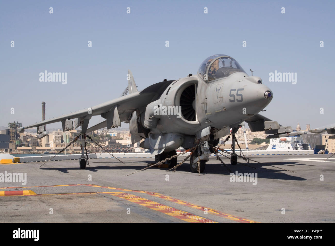 Us marine corps av 8b harrier hi-res stock photography and images - Alamy