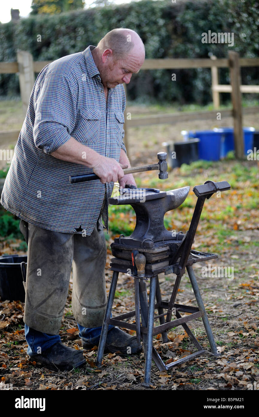 farrier at work Stock Photo - Alamy