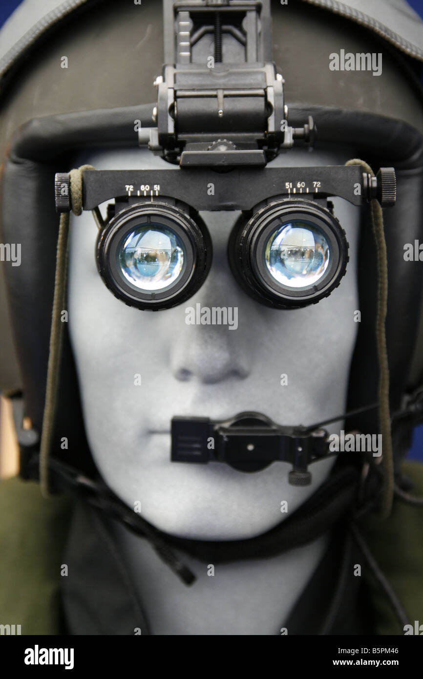 Night vision goggles hi-res stock photography and images - Alamy