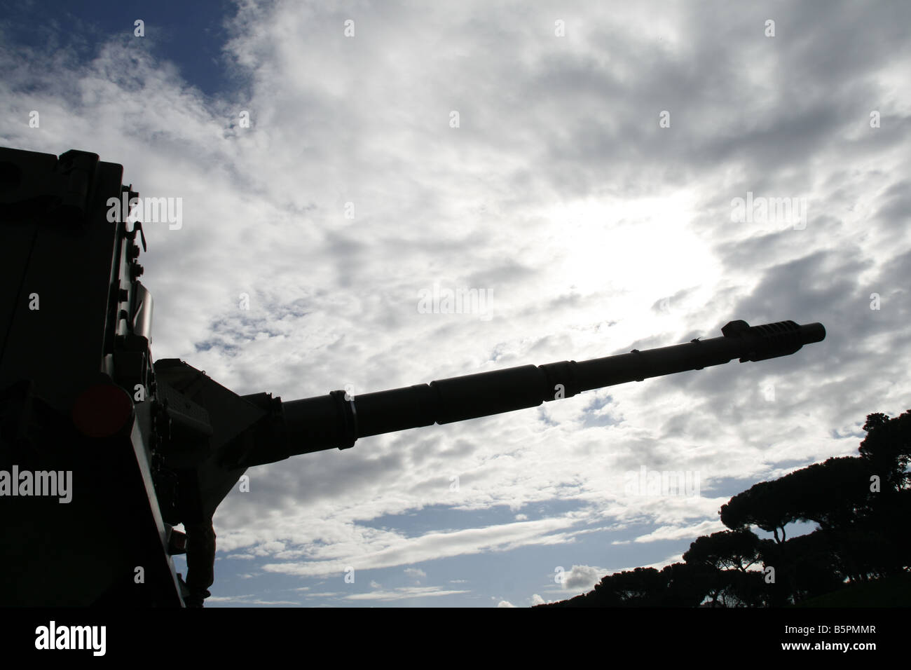 detail of army tank gun turret on battle field Stock Photo - Alamy