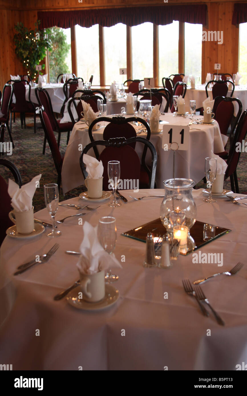 Place location setting hi-res stock photography and images - Alamy