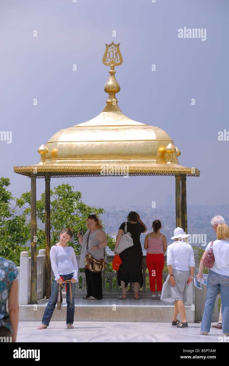 Iftar kiosk iftar bower sultan hi-res stock photography and images - Alamy