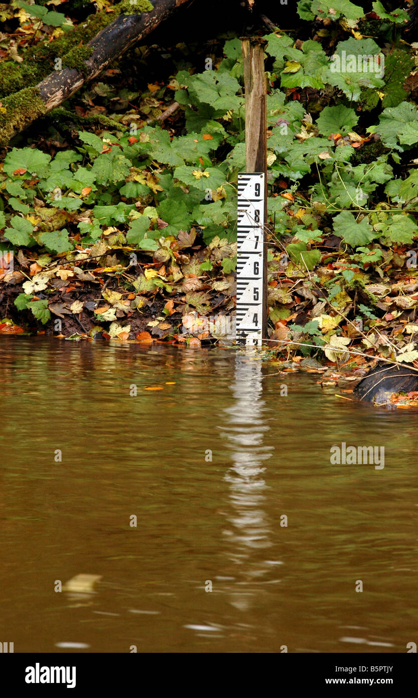 River height marker hi-res stock photography and images - Alamy