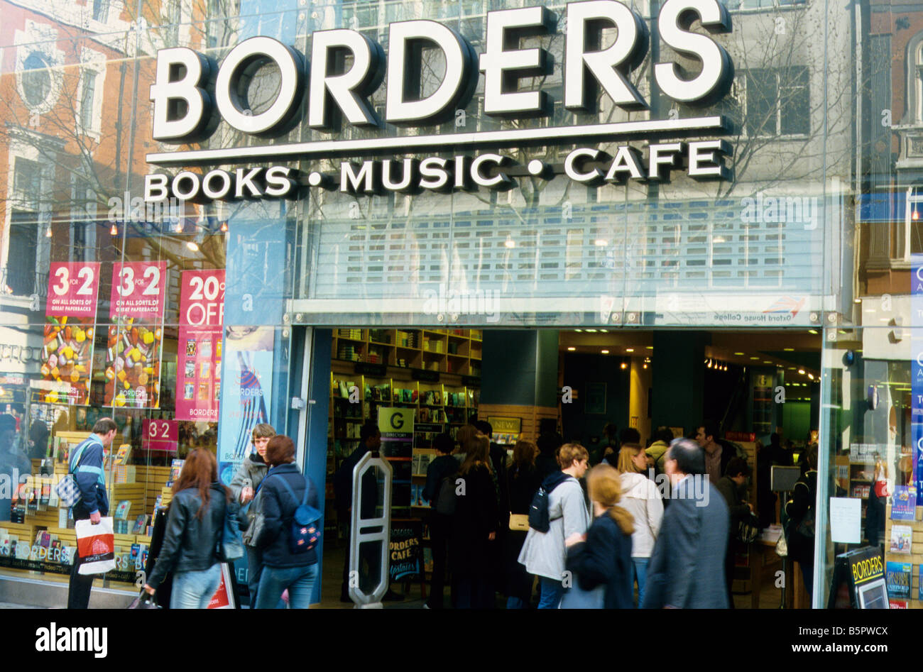 Borders Bookshop, Oxford Street, London W1 Stock Photo - Alamy
