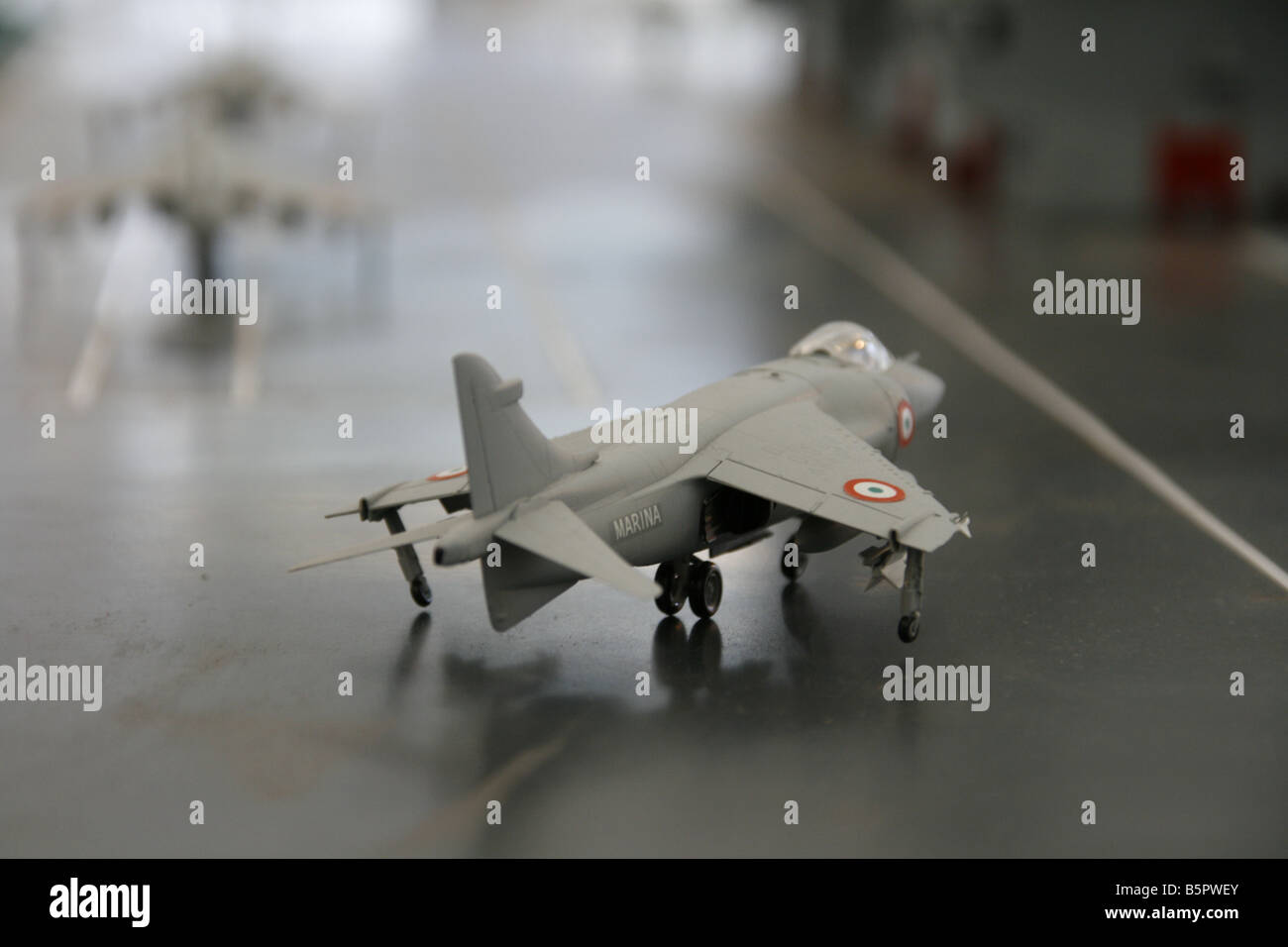 model fighter jet on board aircraft carrier deck Stock Photo - Alamy