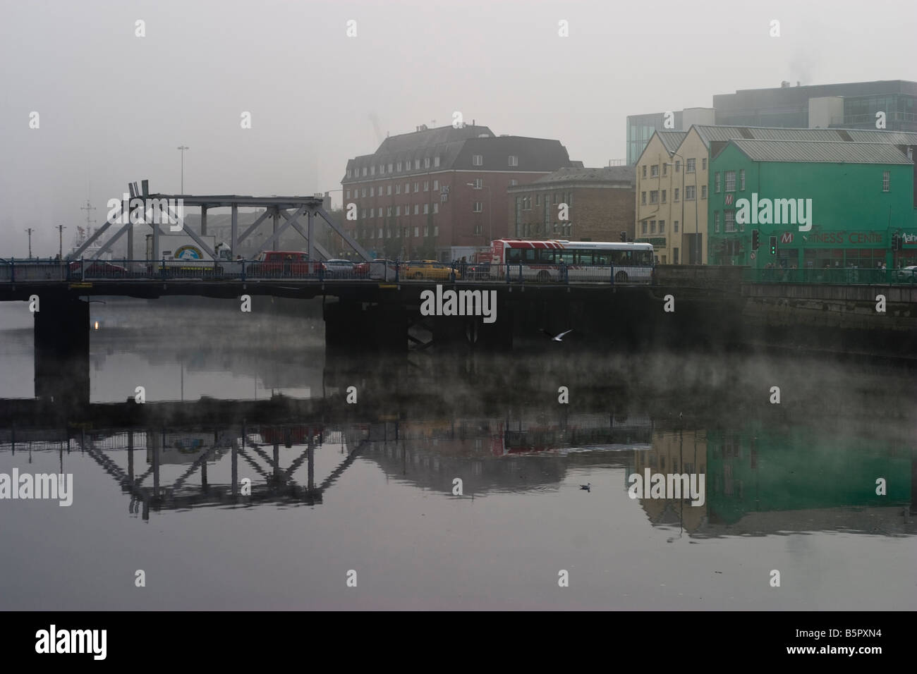 City in the fogs hi-res stock photography and images - Alamy