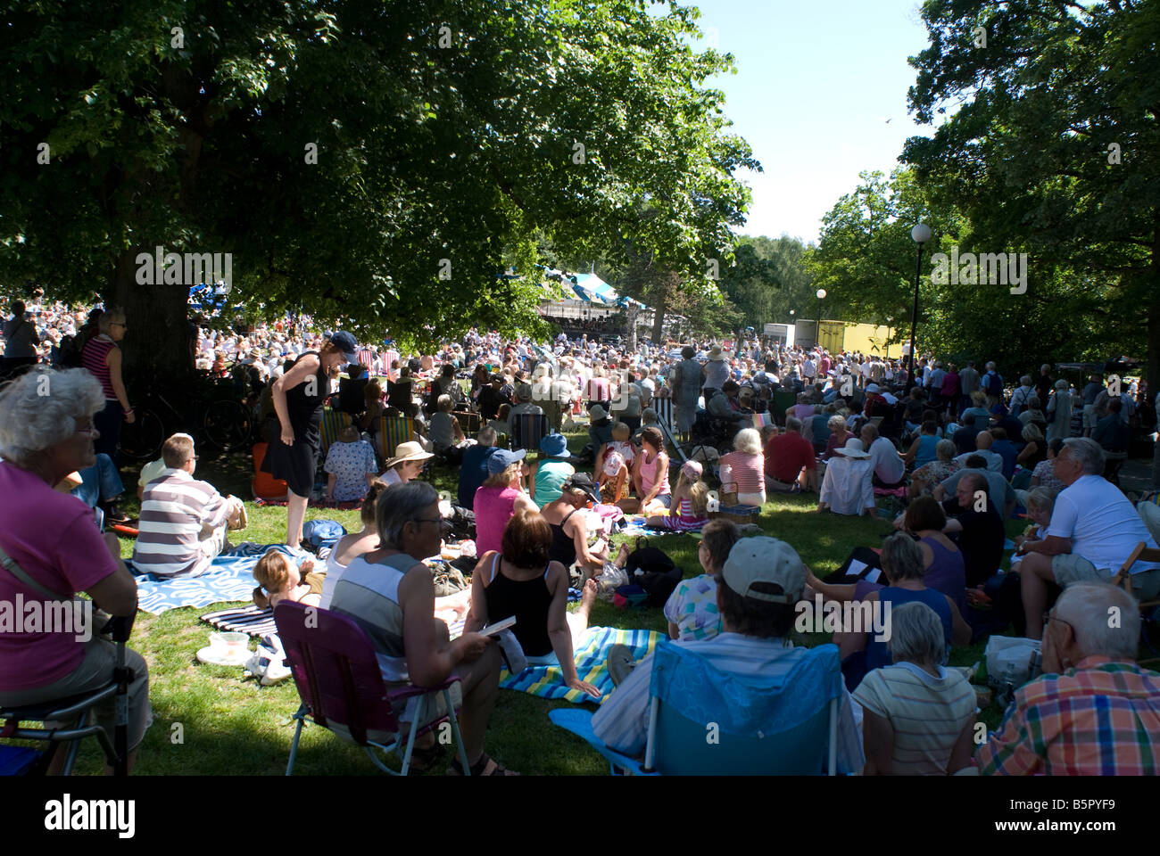 crowd in Slottskogen, Gothenburg, Sweden Stock Photo - Alamy
