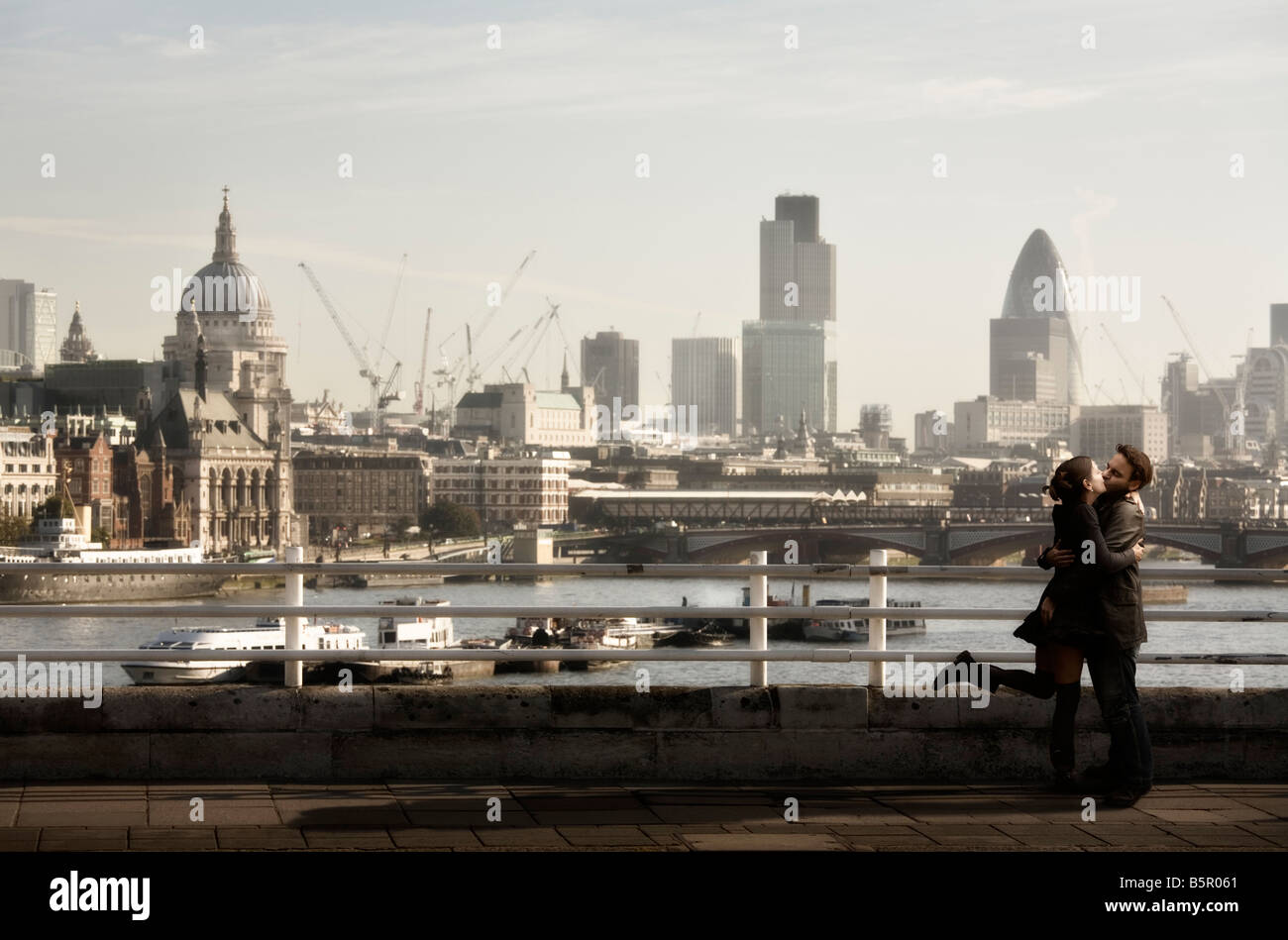 Two people meet london hi-res stock photography and images - Alamy