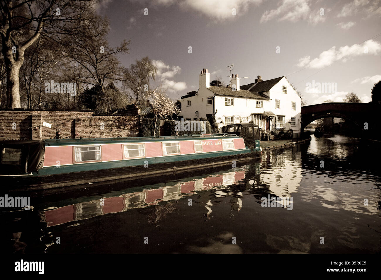 Lymm cheshire hi-res stock photography and images - Alamy