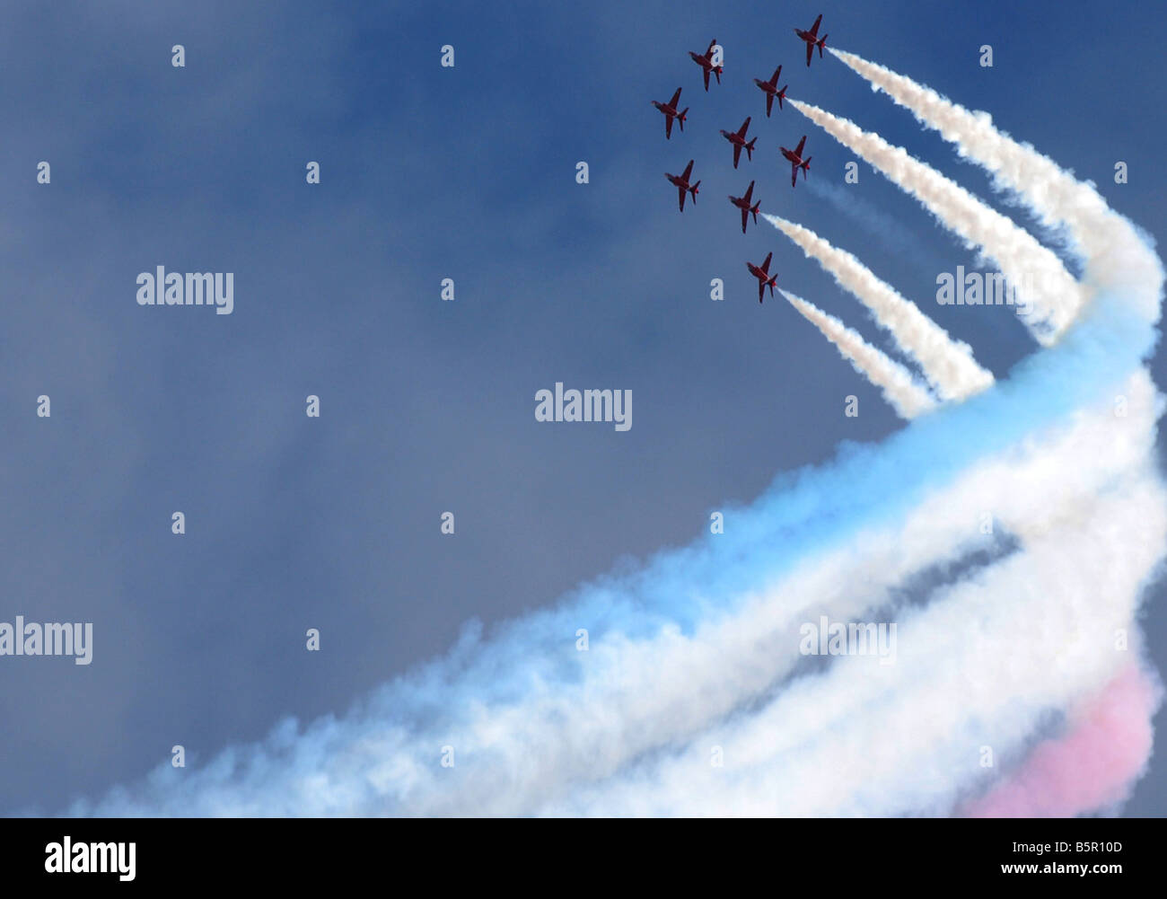 Loop red arrow hi-res stock photography and images - Alamy