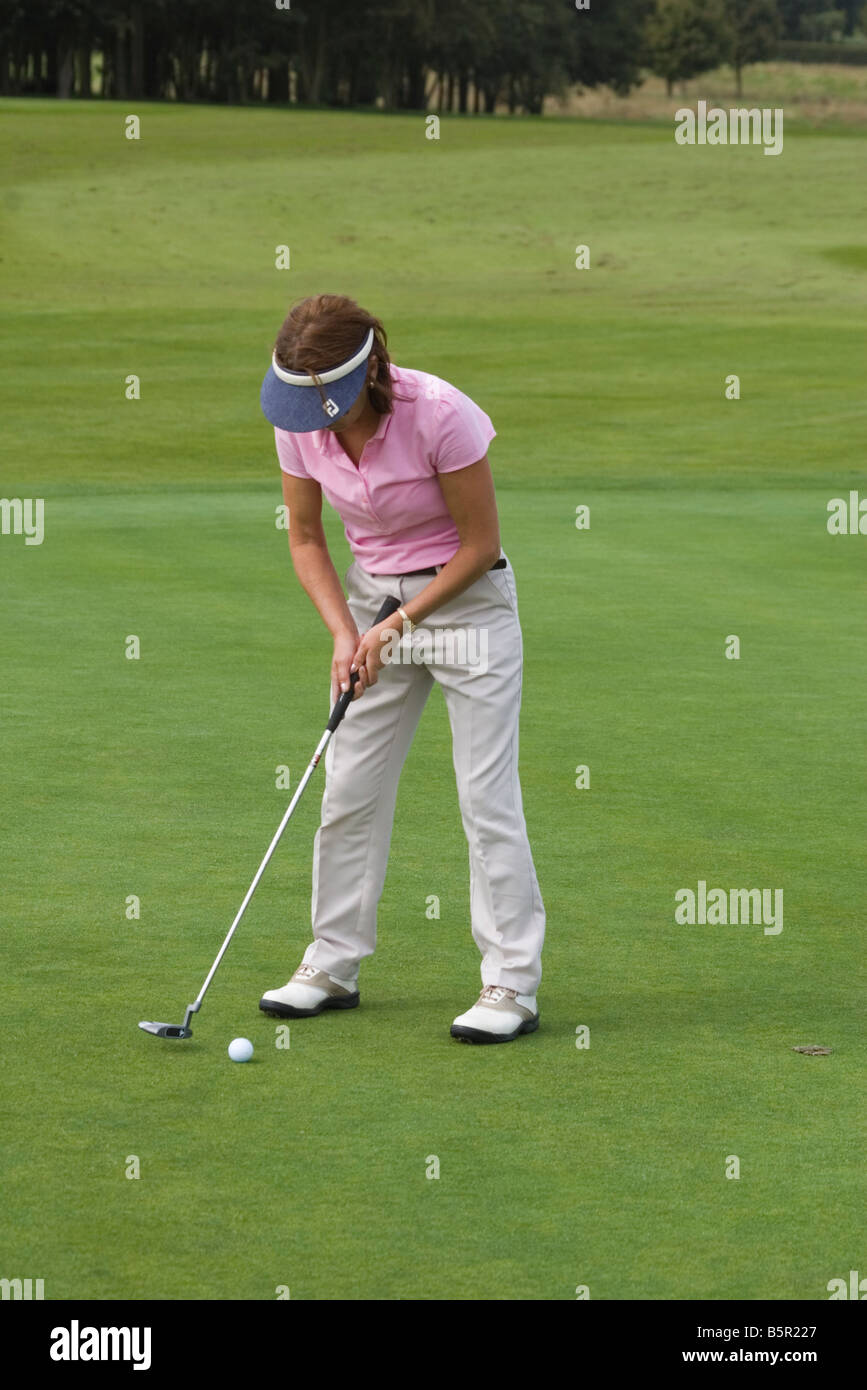 Female amateur golfer hi-res stock photography and images - Alamy