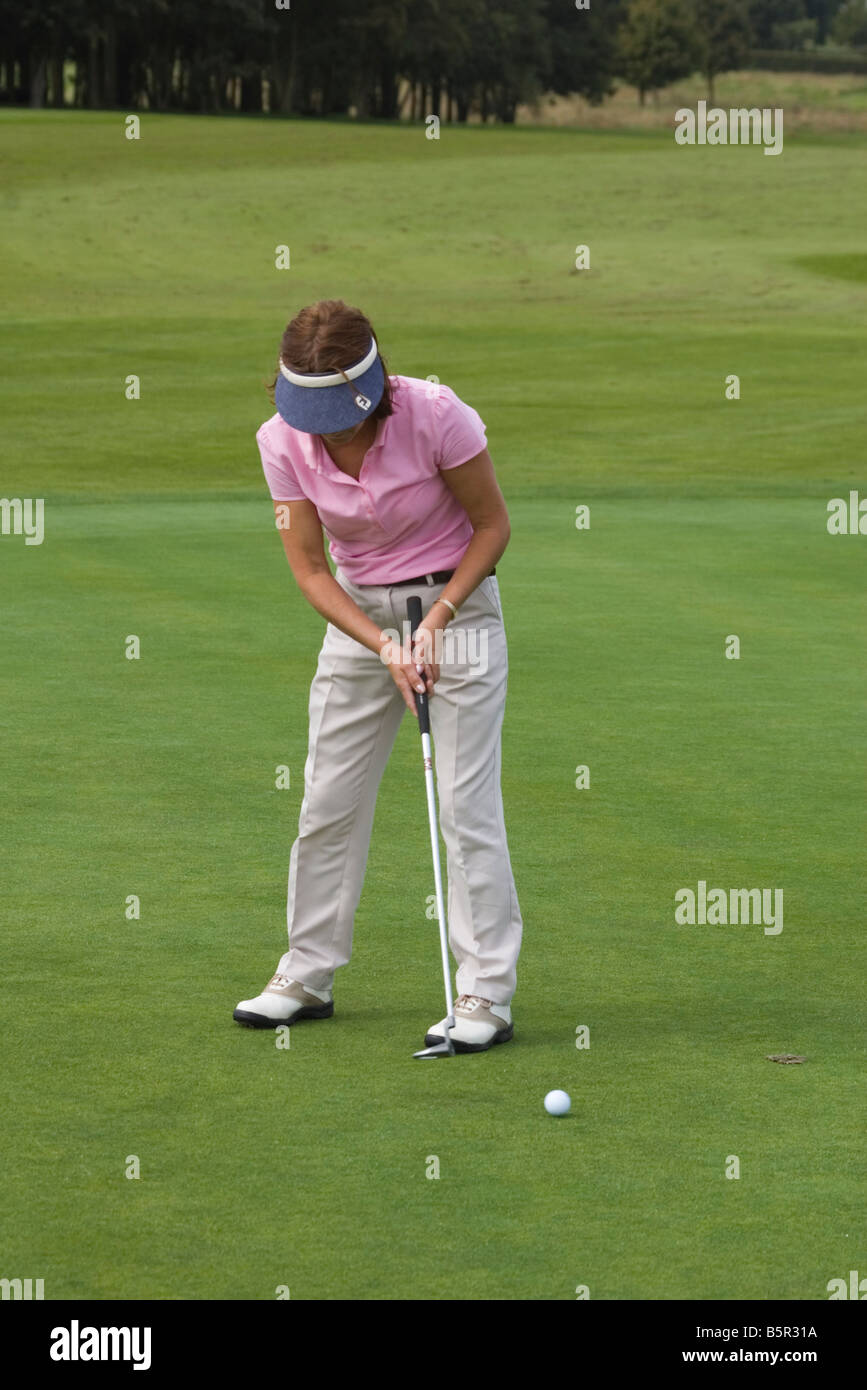 Female golfer uk hi-res stock photography and images - Alamy