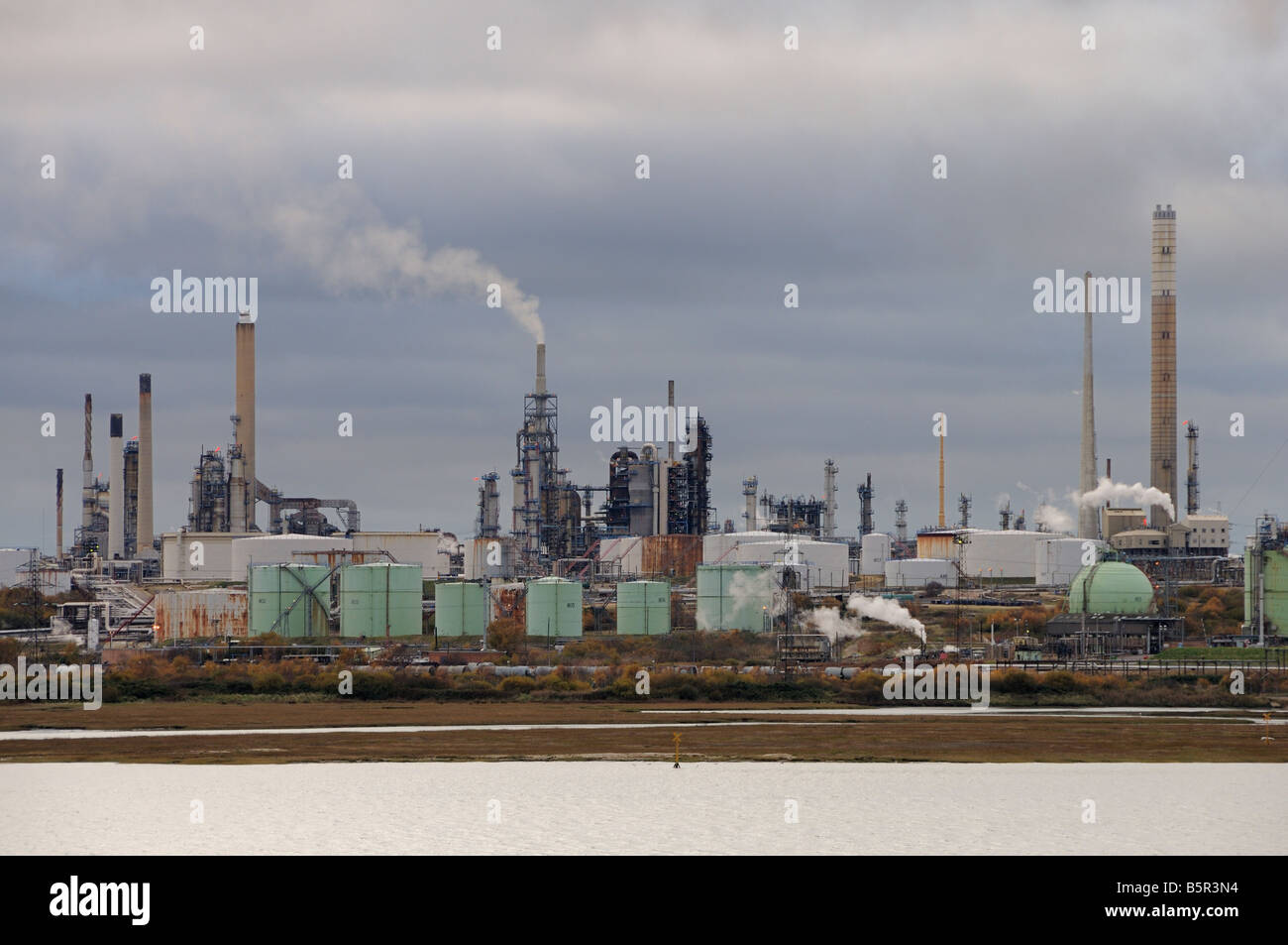 Fawley refinery hi-res stock photography and images - Alamy