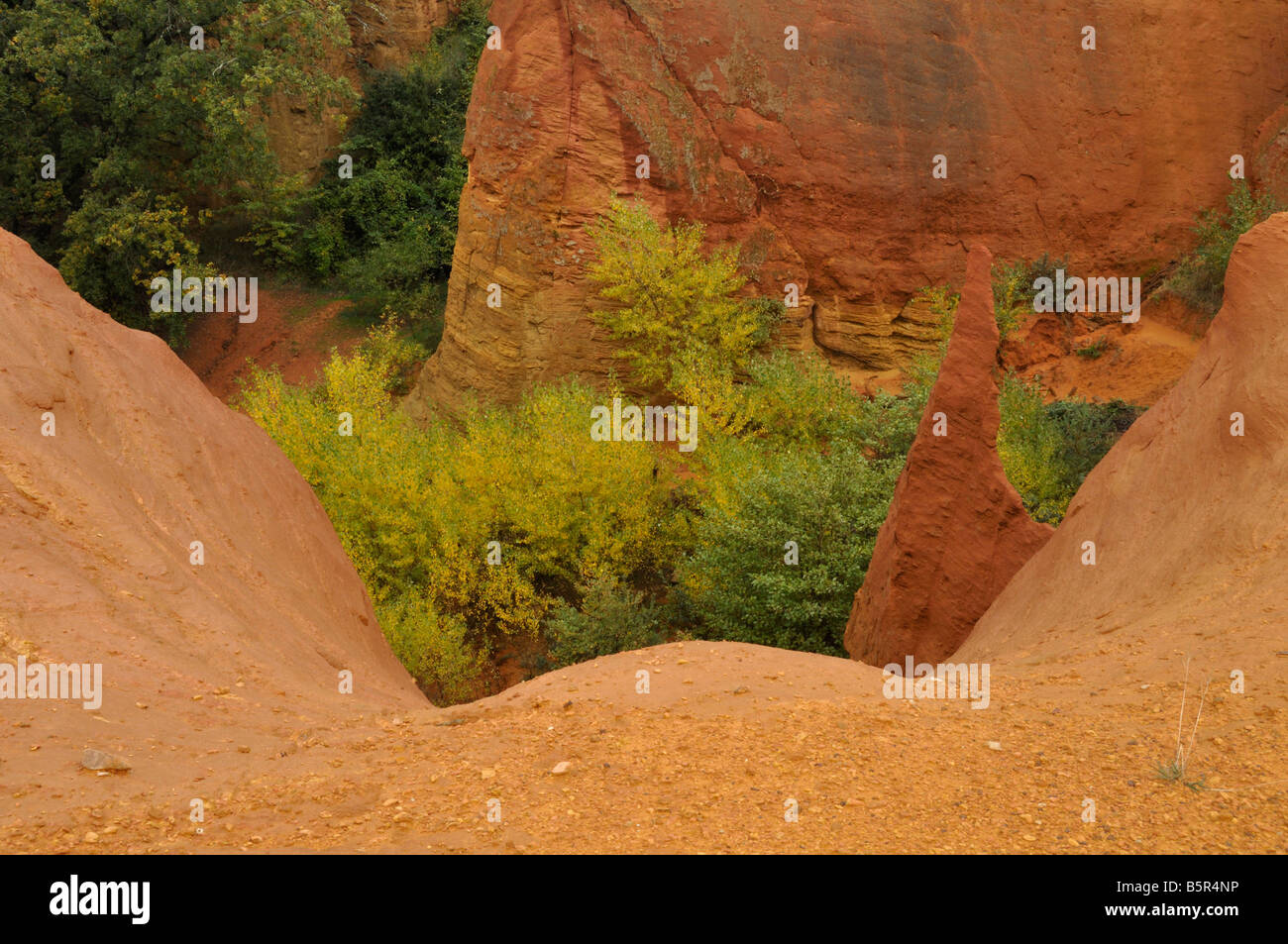 Ochre cliffs Colorado Provencal Rustrel Provence France Stock Photo - Alamy