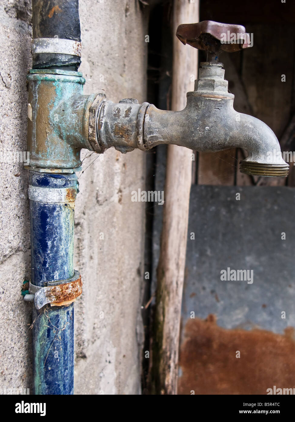 Old metal tap hi-res stock photography and images - Alamy