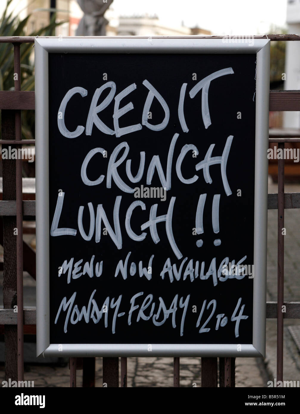 Lunch sign hi-res stock photography and images - Alamy