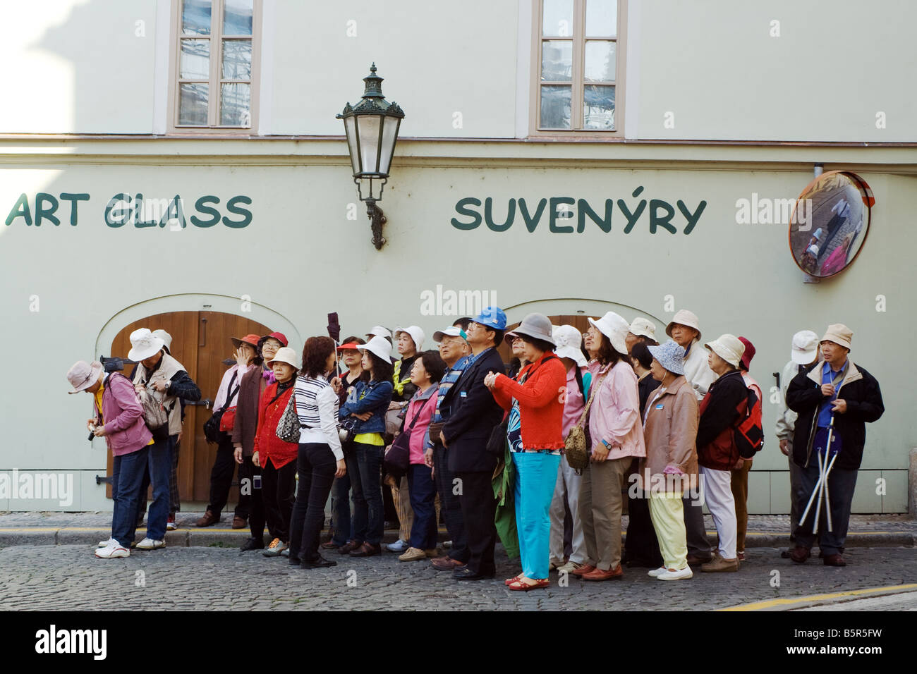 Chinese tourists europe hi-res stock photography and images - Alamy