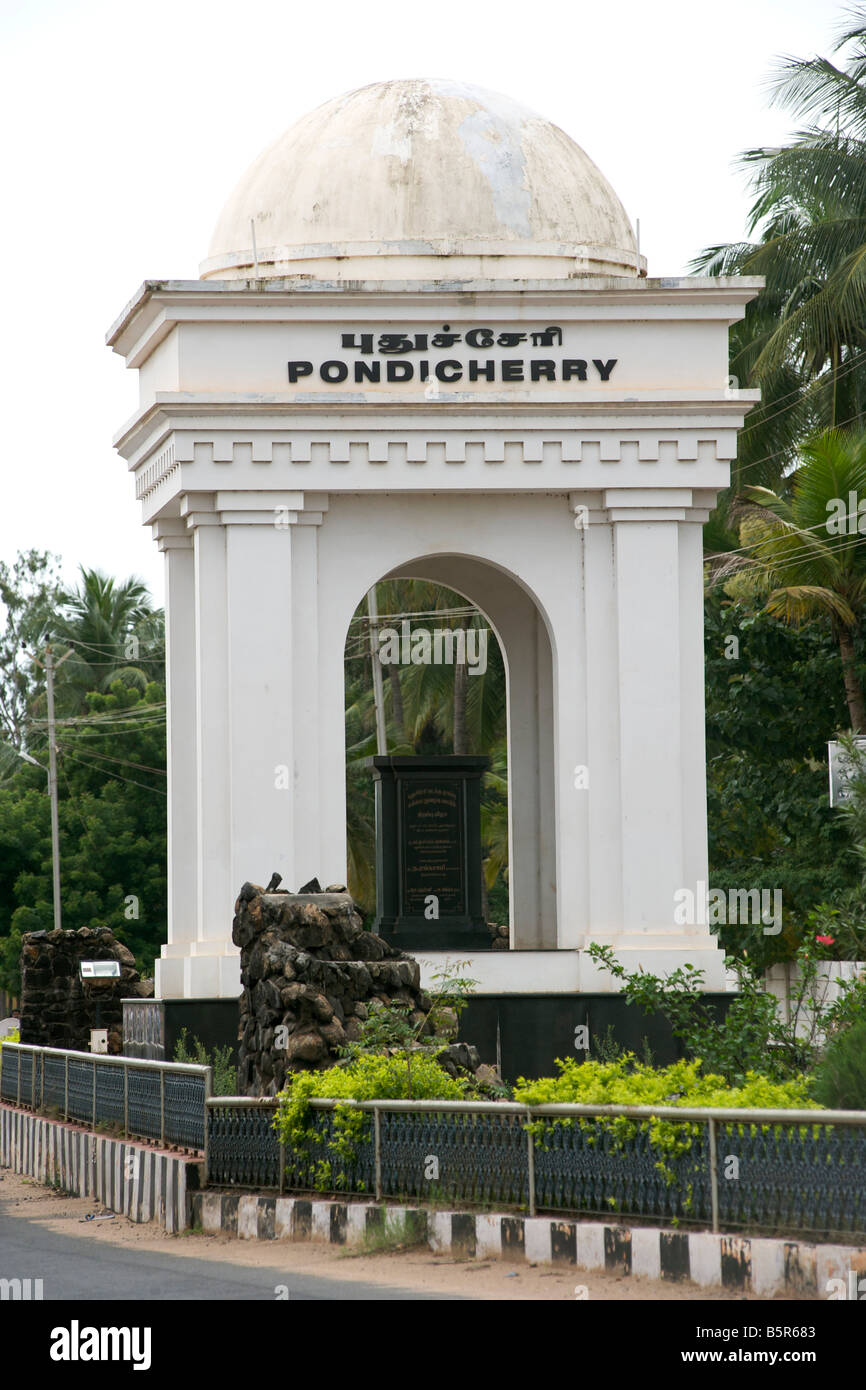 Pondicherry monument hi-res stock photography and images - Alamy